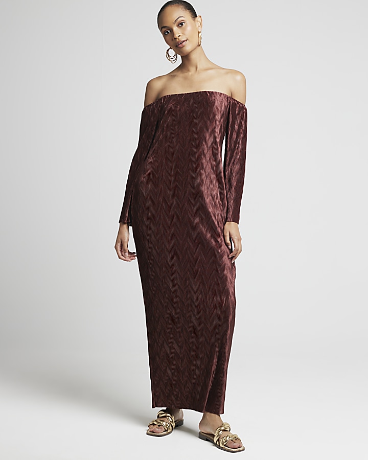 Brown plisse wave bardot bodycon maxi dress | River Island
