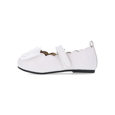 mINI gIRLS Cream Bow Trim ballet Shoes | River Island